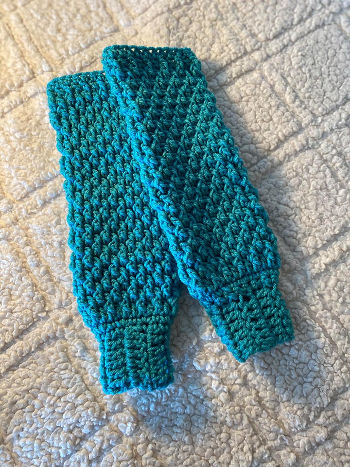 crochet boot cuffs leg warmers and more - free patterns DIY From Home